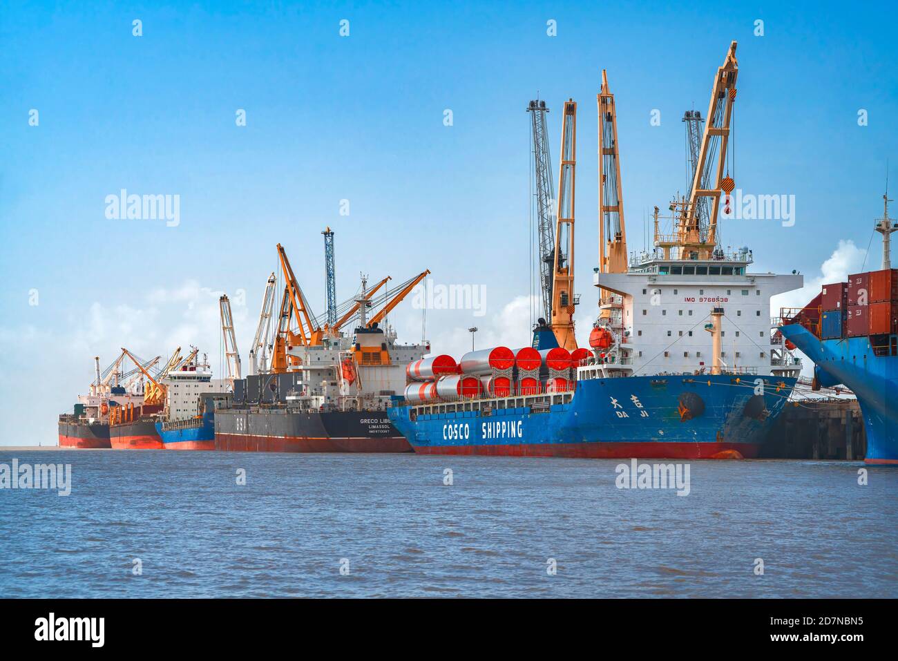 Kandla port hi-res stock photography and images - Alamy