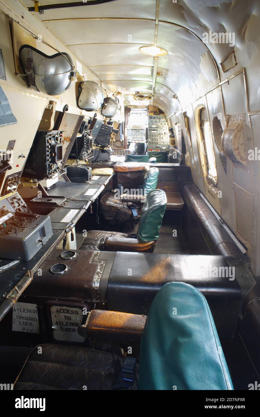 Avro Shackleton MR3 WR977 at Newark Air Museum Stock Photo - Alamy