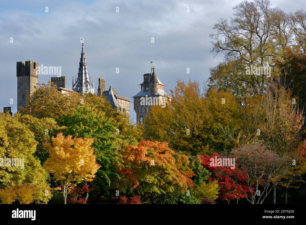 A beautiful sunny Autumn day at Roath Park Lake, Cardiff, Wales. The ...