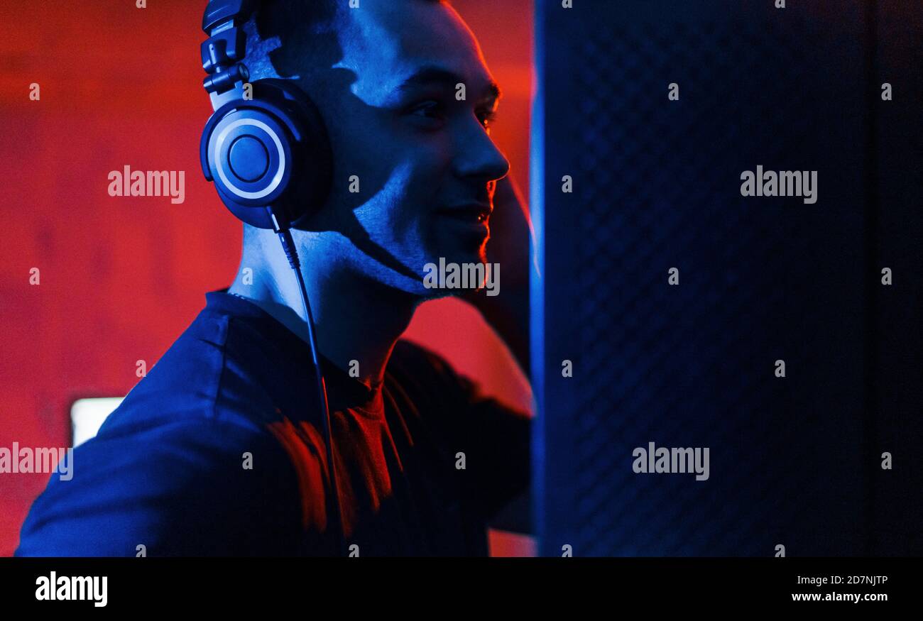 Professional sound gear hi-res stock photography and images - Alamy