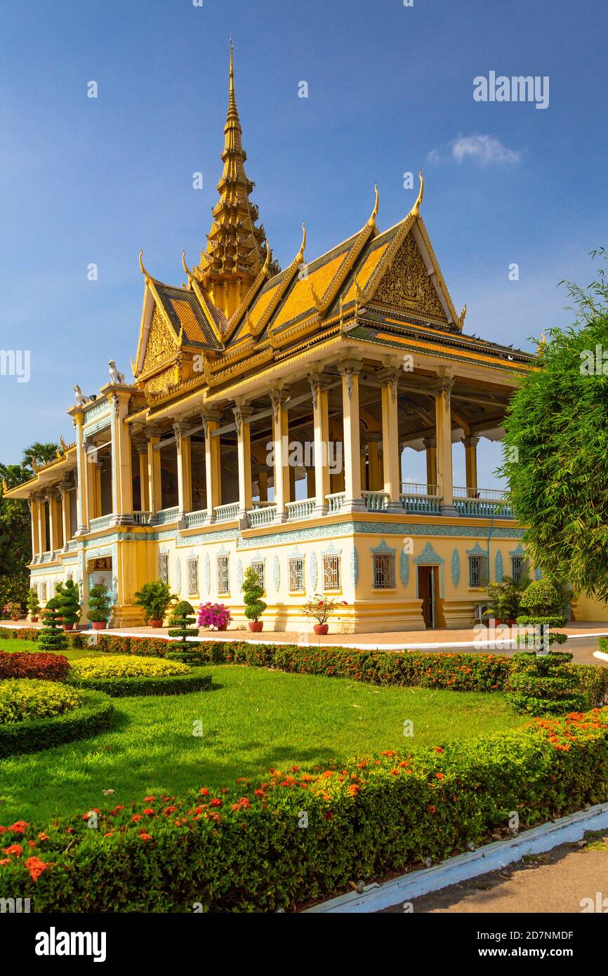 The Royal Palace complex of pagoda architecture buildings in Phnom Penh ...