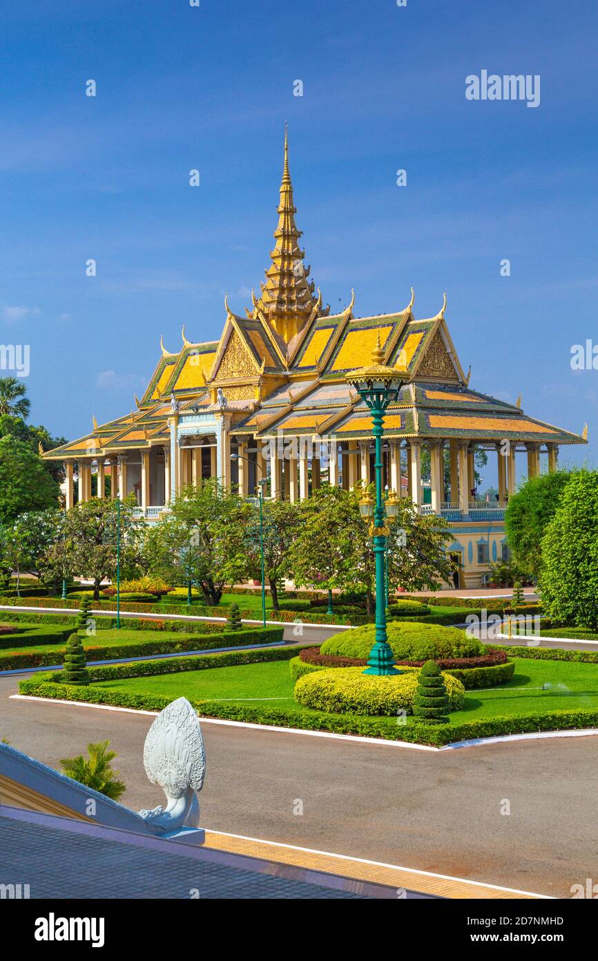 The Royal Palace complex of pagoda architecture buildings in Phnom Penh ...
