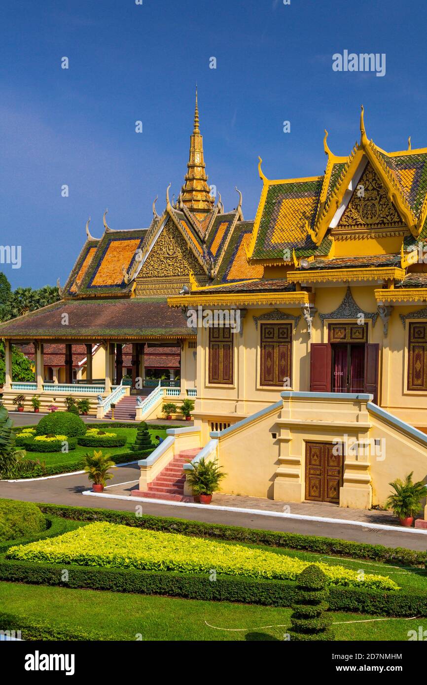 The Royal Palace complex of pagoda architecture buildings in Phnom Penh ...