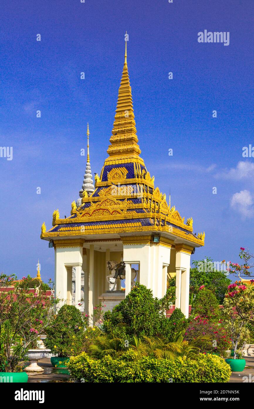 The spires, stuppas and pagoda architecture of the Silver Pagoda ...