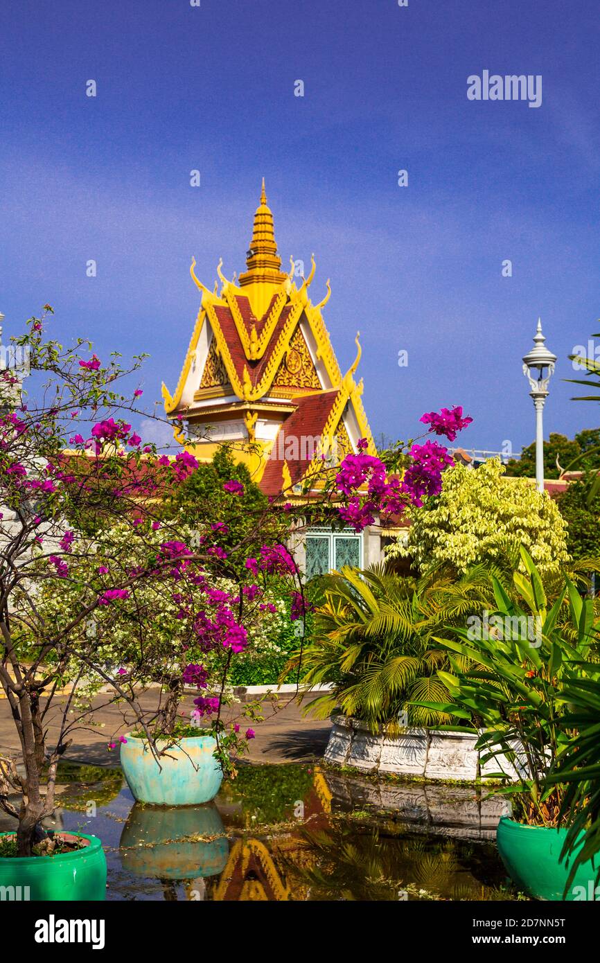 The spires, stuppas and pagoda architecture of the Silver Pagoda ...