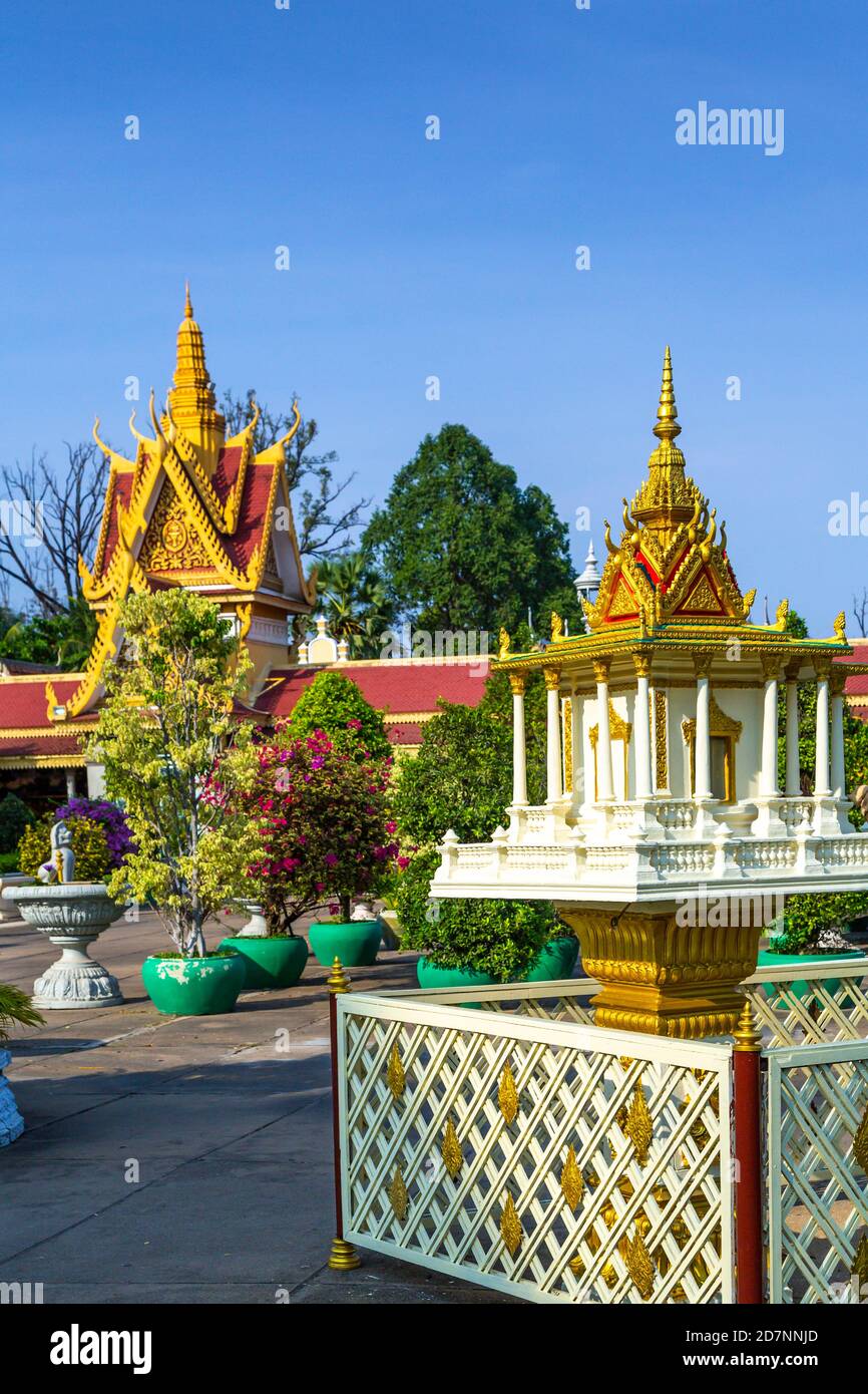The spires, stuppas and pagoda architecture of the Silver Pagoda ...