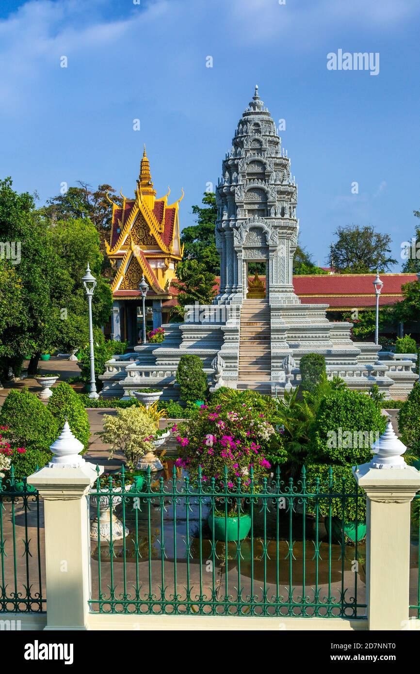The spires, stuppas and pagoda architecture of the Silver Pagoda ...