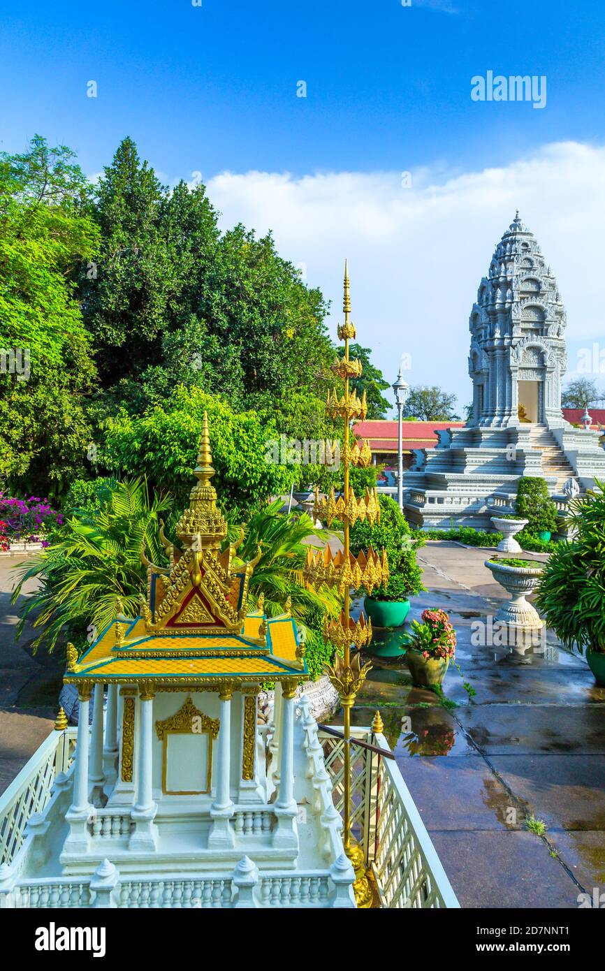 The spires, stuppas and pagoda architecture of the Silver Pagoda ...