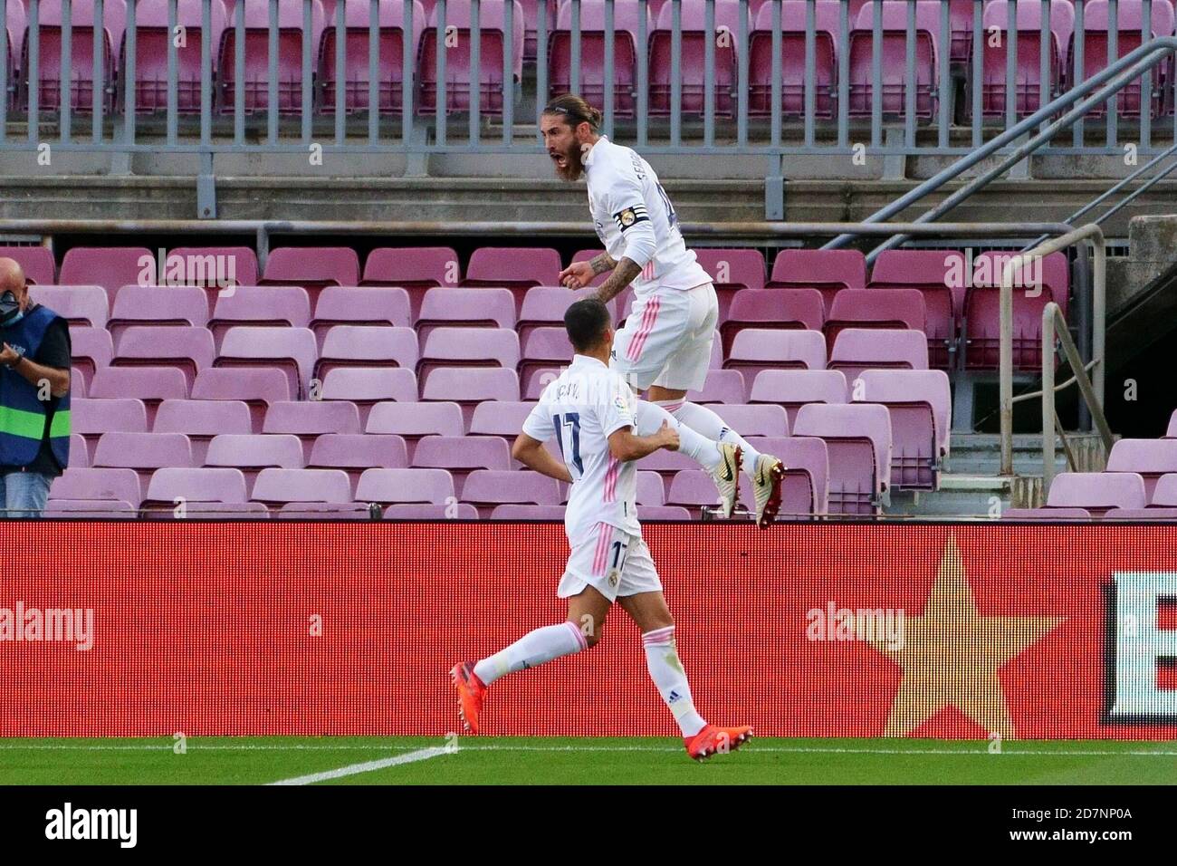Real madrid goal barcelona ramos hi-res stock photography and images ...