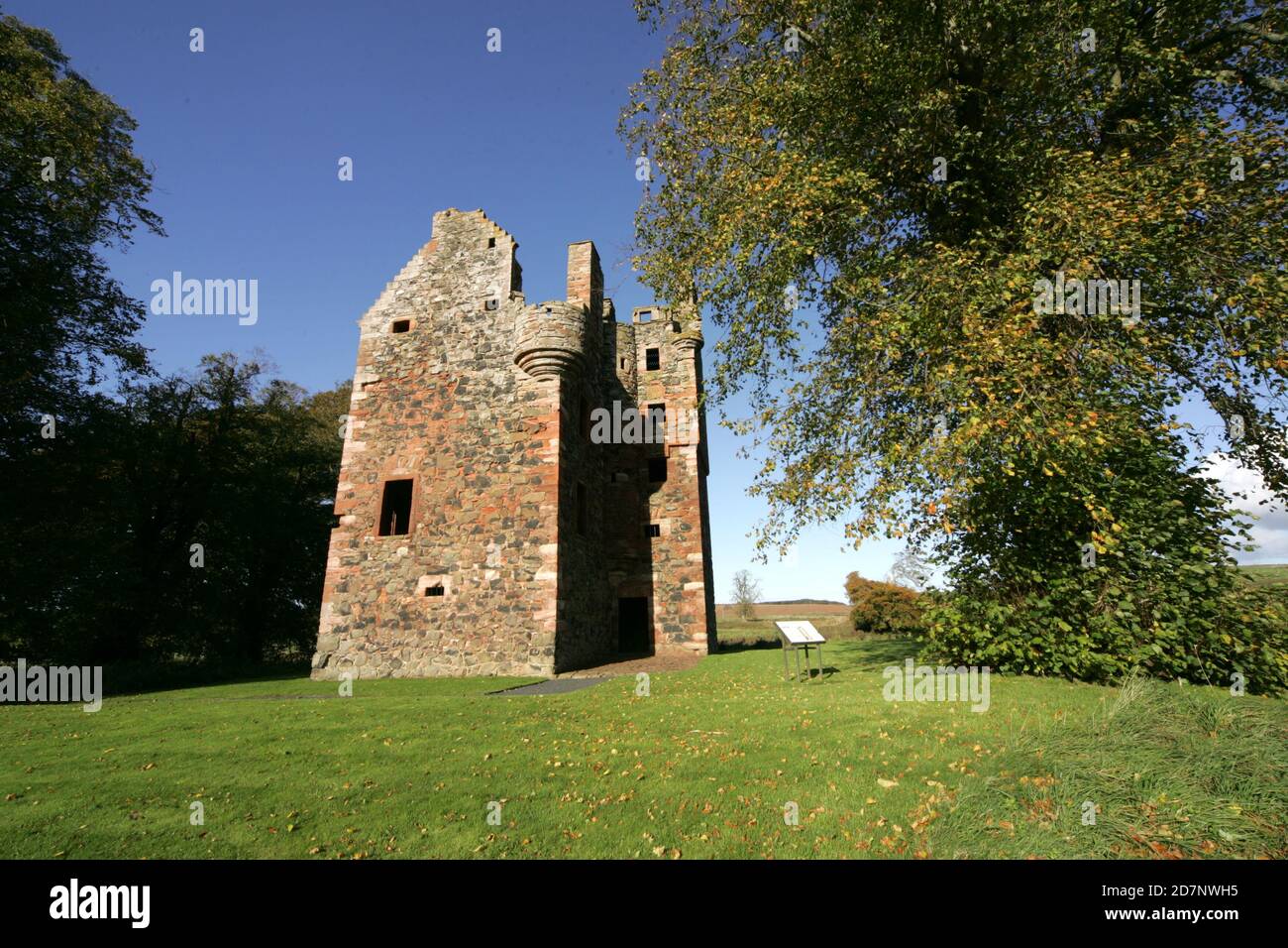 Greenknowe Tower is a 16th-century tower house, located just west of ...