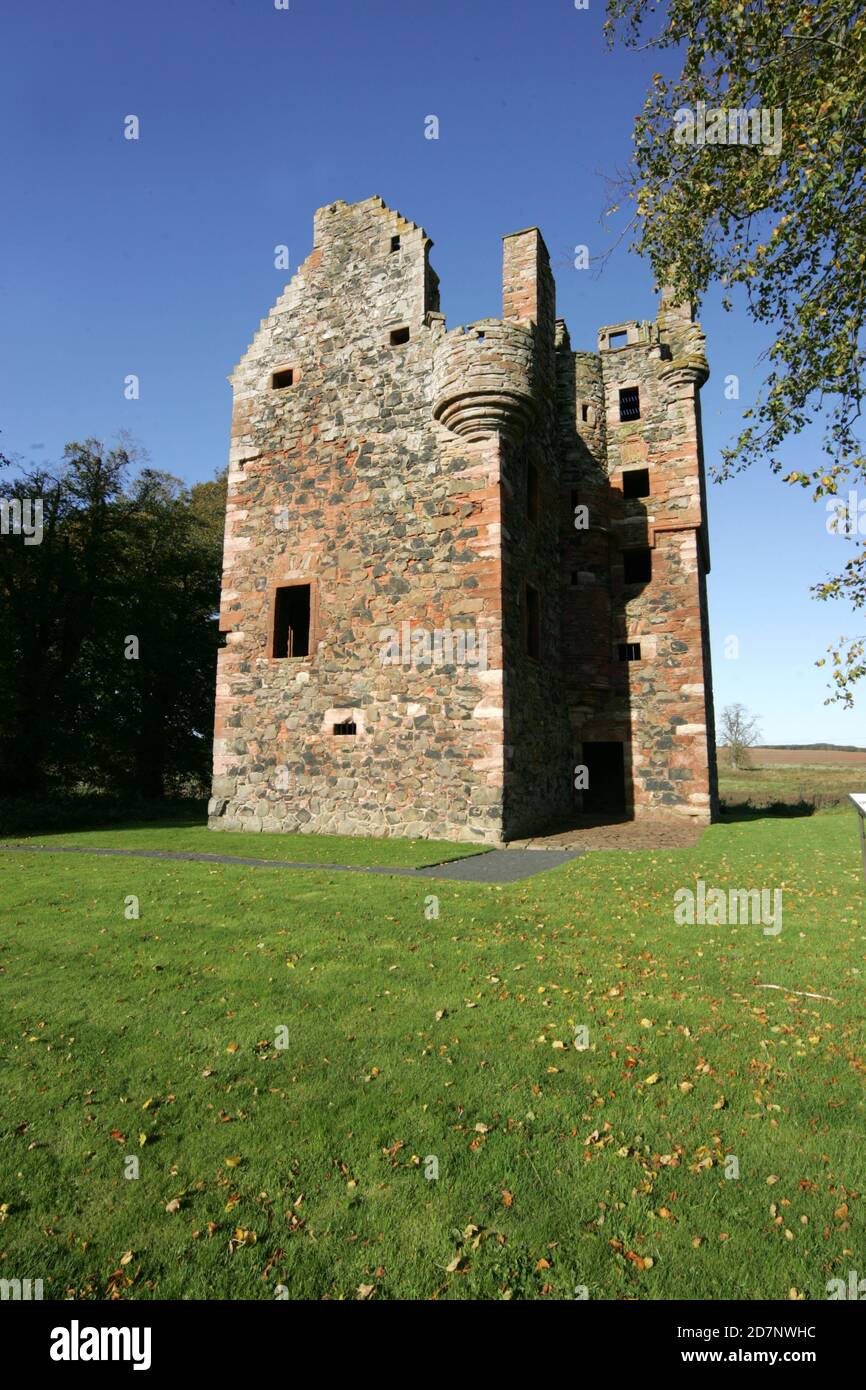 Greenknowe Tower is a 16th-century tower house, located just west of ...