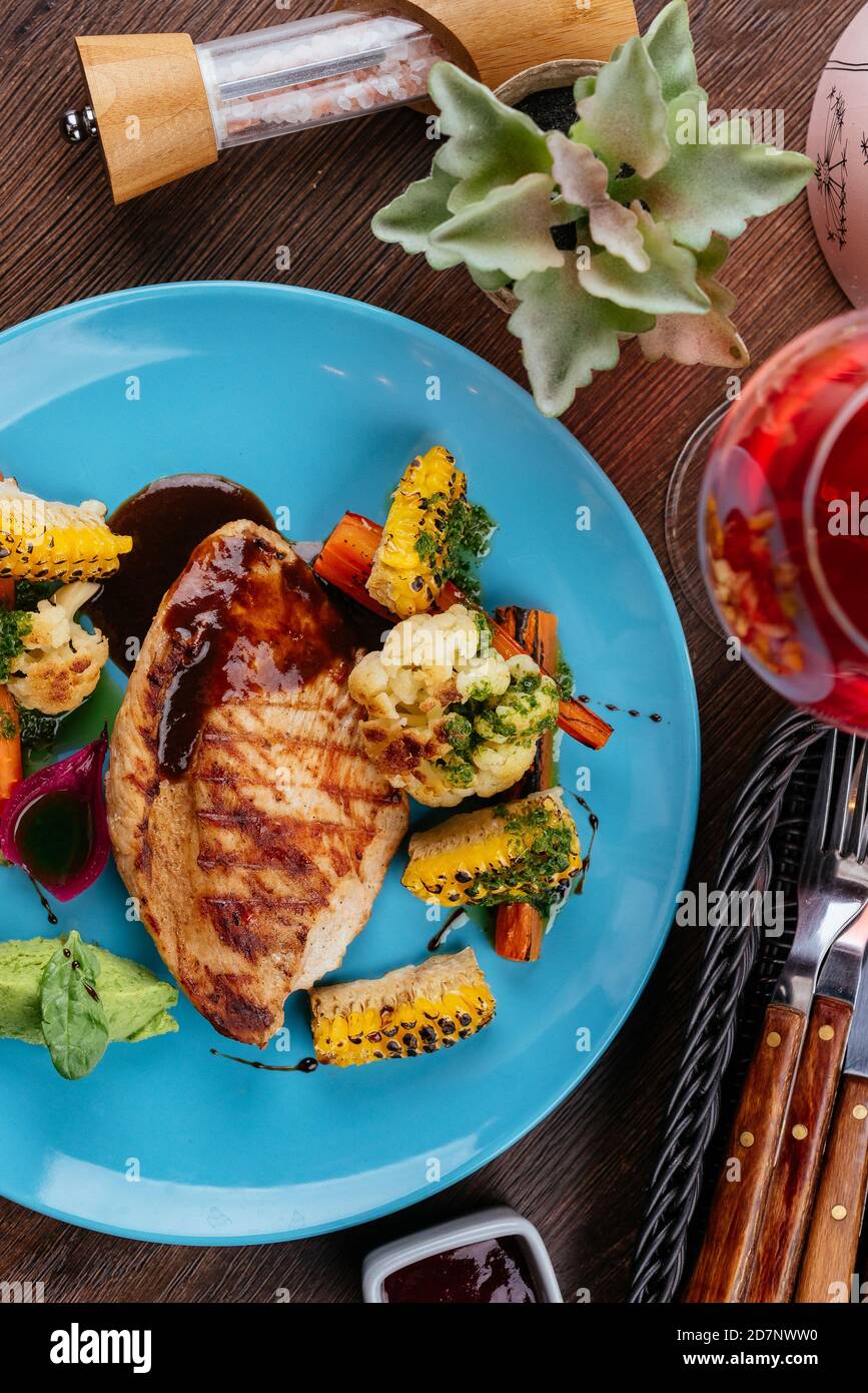 chicken fillet with grilled vegetables Stock Photo - Alamy