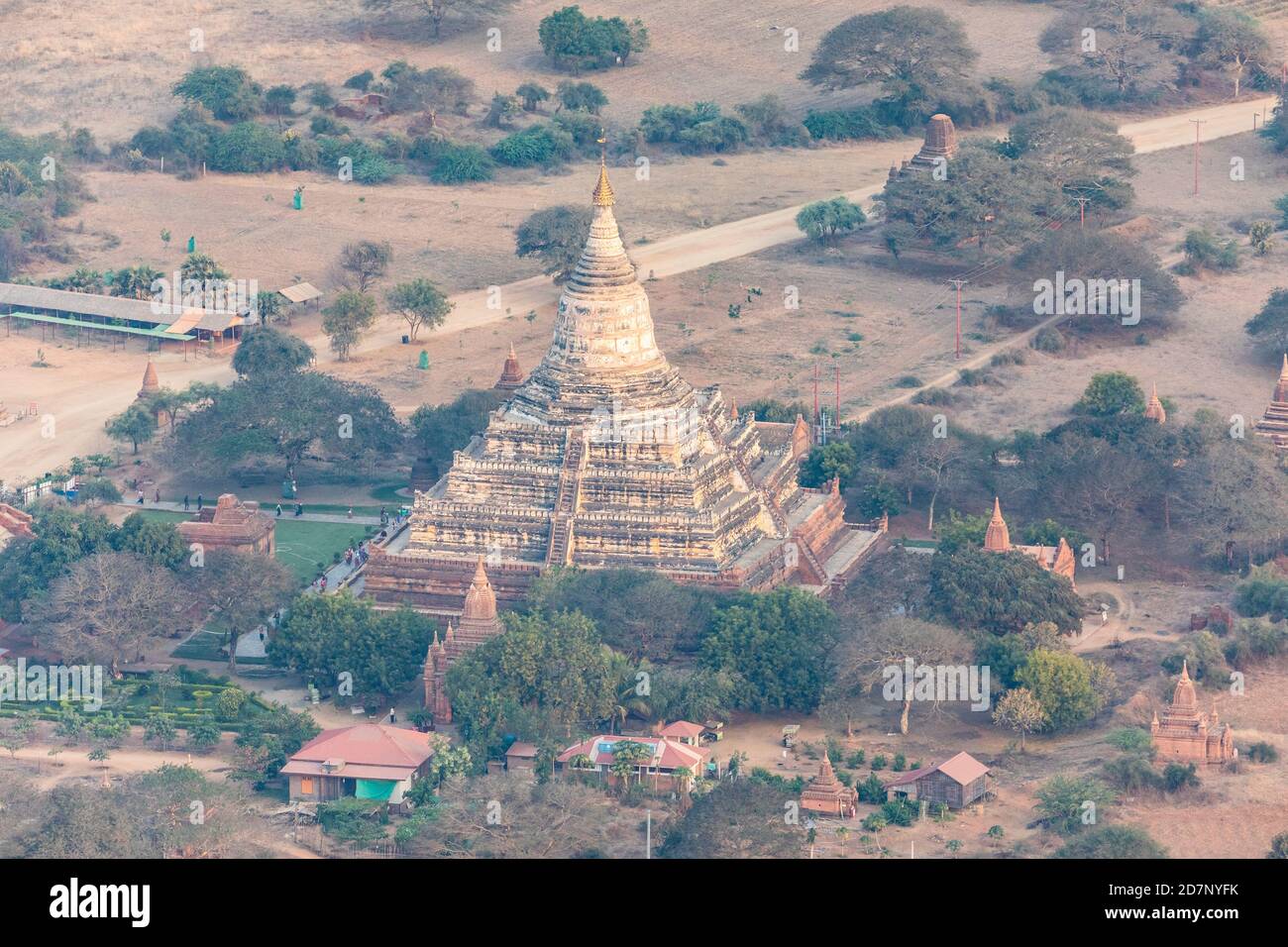 Asia temple aerial hi-res stock photography and images - Alamy