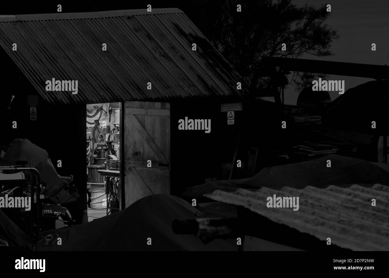 Black door uk hi-res stock photography and images - Alamy