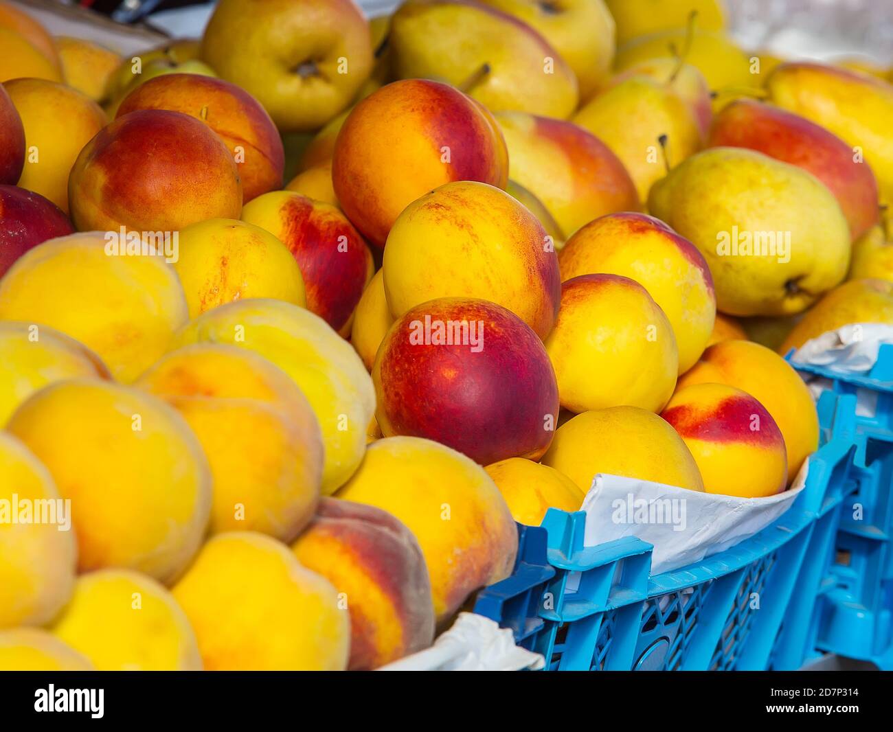 Peaches close up hi-res stock photography and images - Alamy