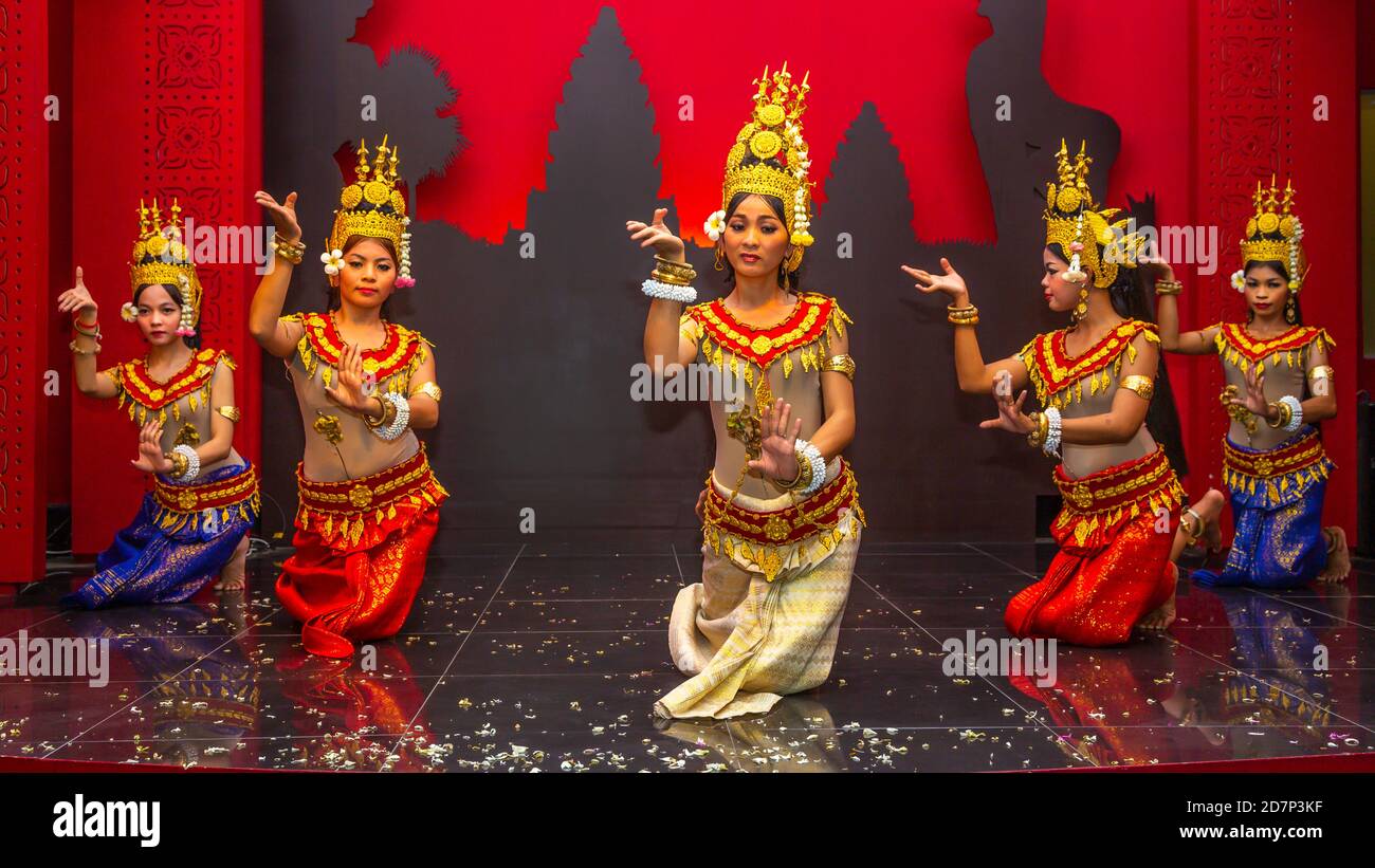 A traditional dance performance in Cambodia, Asia Stock Photo - Alamy