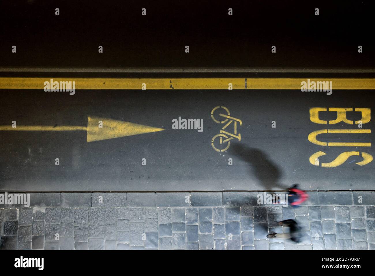 aerial view cityscape of empty bus lane at night Stock Photo - Alamy