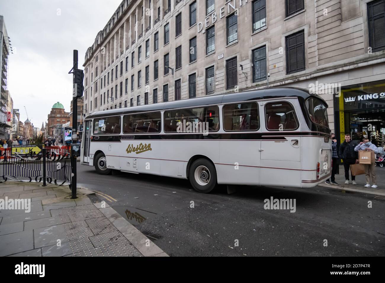 Spectator buses hi-res stock photography and images - Alamy