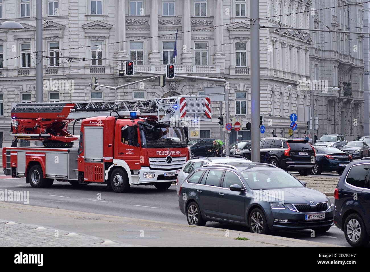 Fire engine traffic hi-res stock photography and images - Alamy