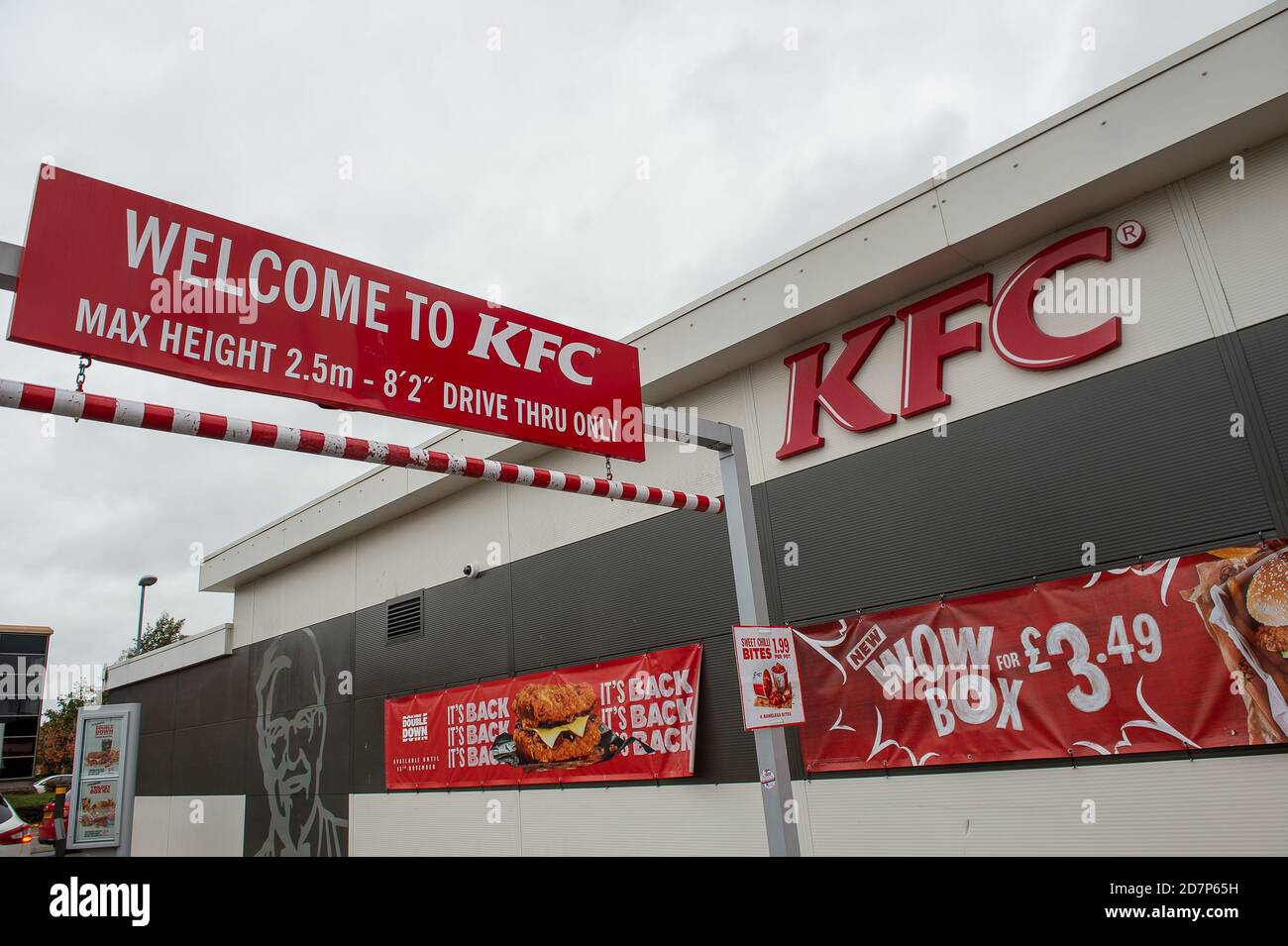 Kfc staff hi-res stock photography and images - Alamy