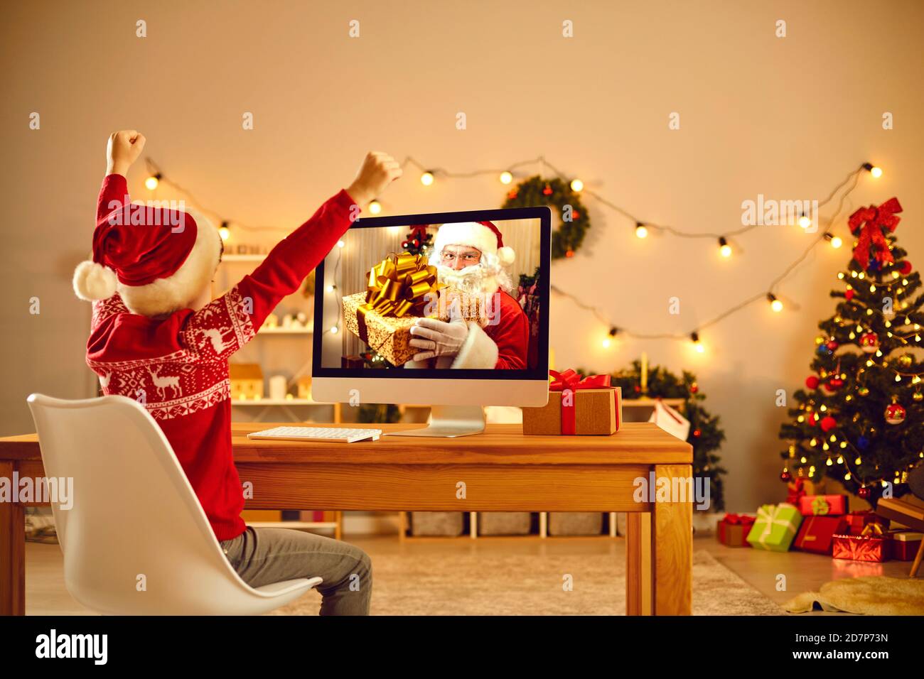 Children watching santa claus hi-res stock photography and images - Alamy