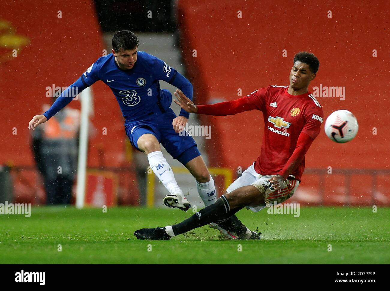 Chelsea's Mason Mount (left) and Manchester United's Marcus Rashford ...