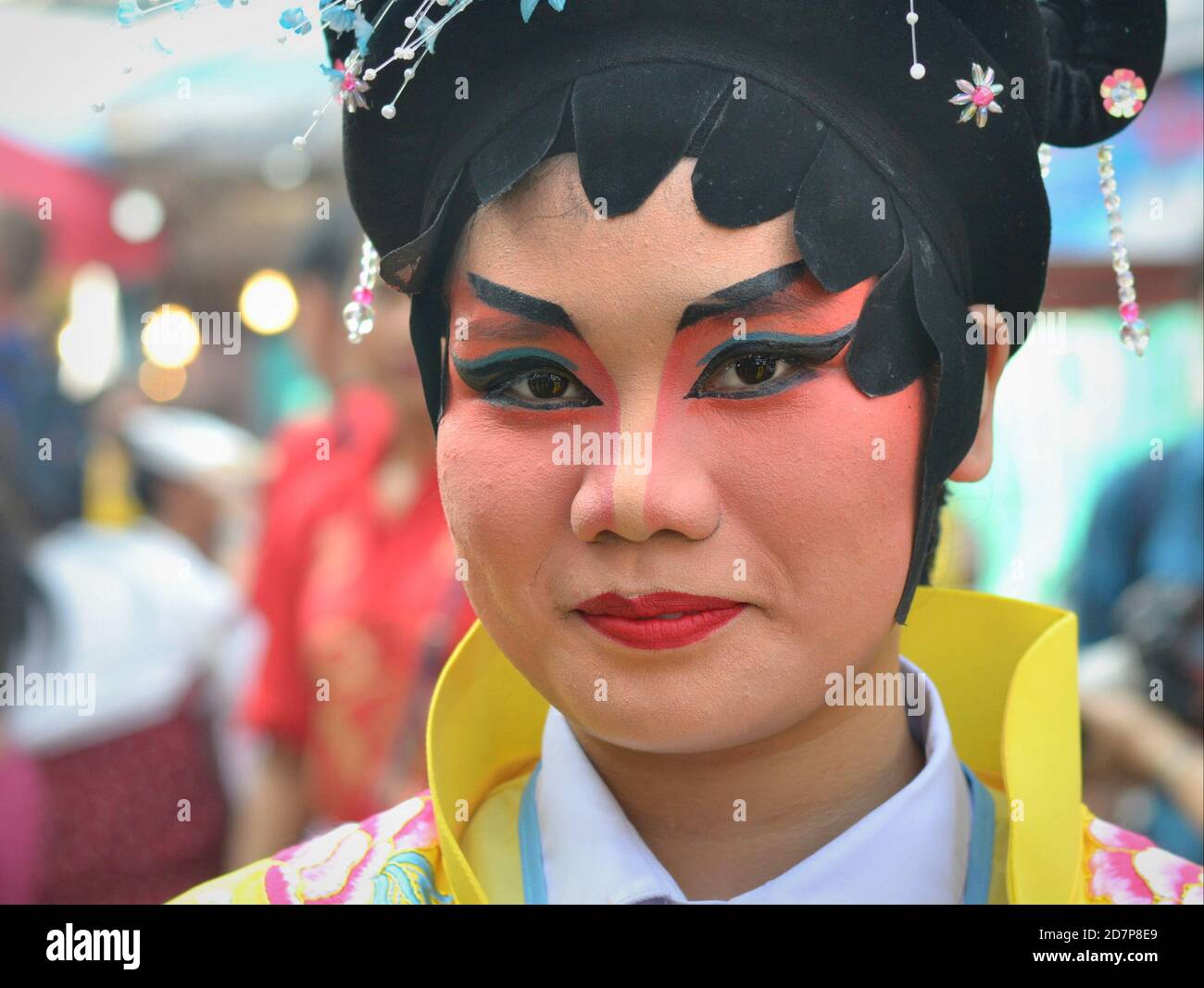 Chinese opera face paint design hi-res stock photography and images - Alamy