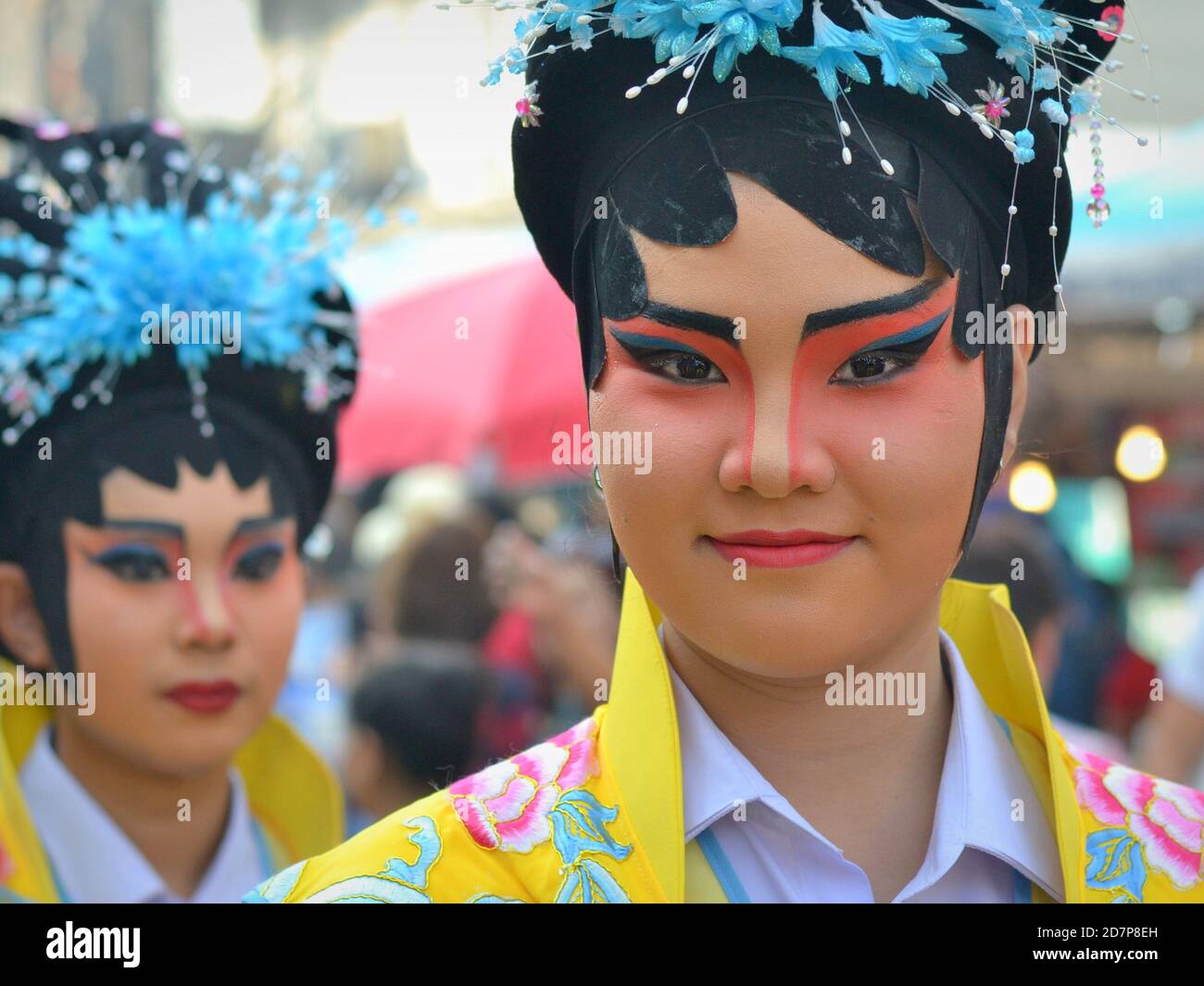 Chinese opera masks hi-res stock photography and images - Alamy