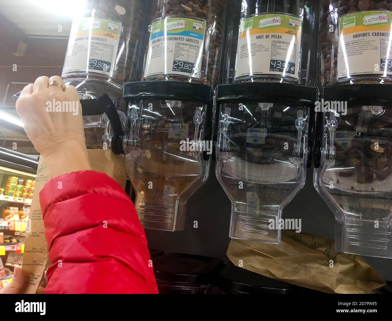 Buying bulk products in a supermarket, Lyon, France Stock Photo - Alamy