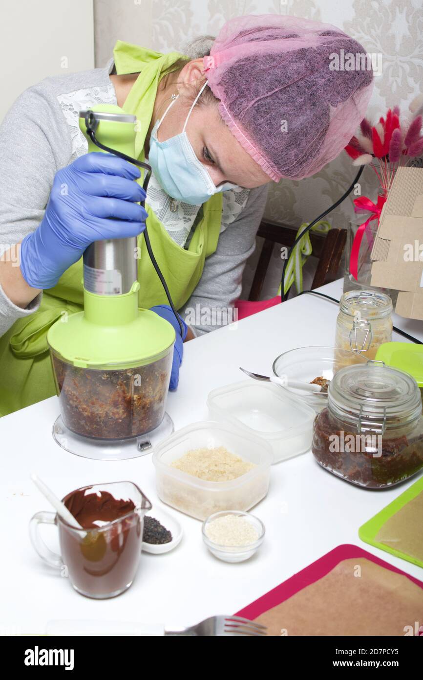 Dry fruit in blender hi-res stock photography and images - Alamy