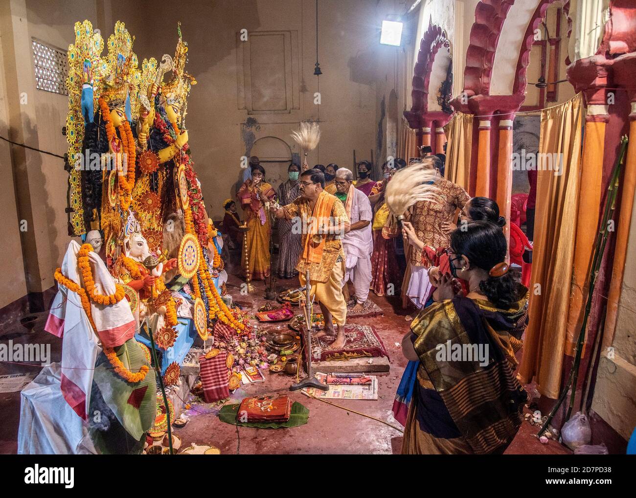 Durga sandhi puja hi-res stock photography and images - Alamy