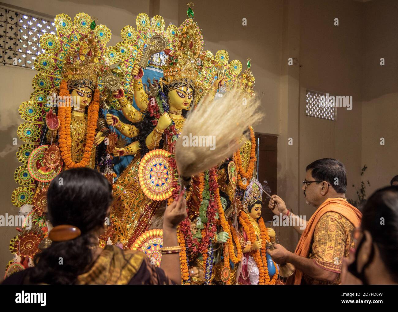 Durga sandhi puja hi-res stock photography and images - Alamy