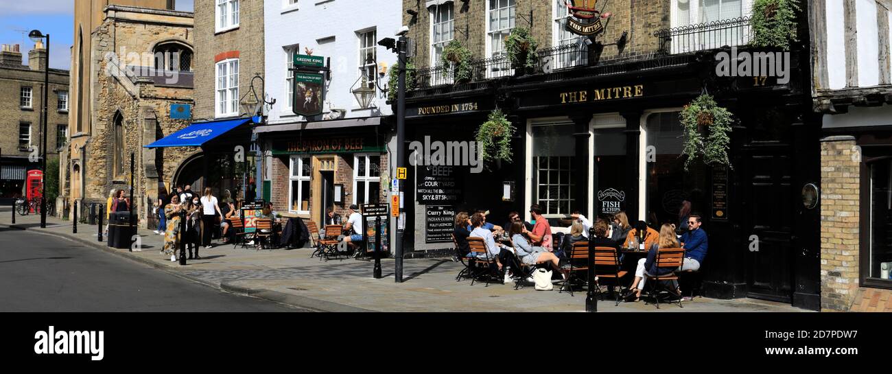 Summer view of Bridge Street, Cambridge City, Cambridgeshire, England ...