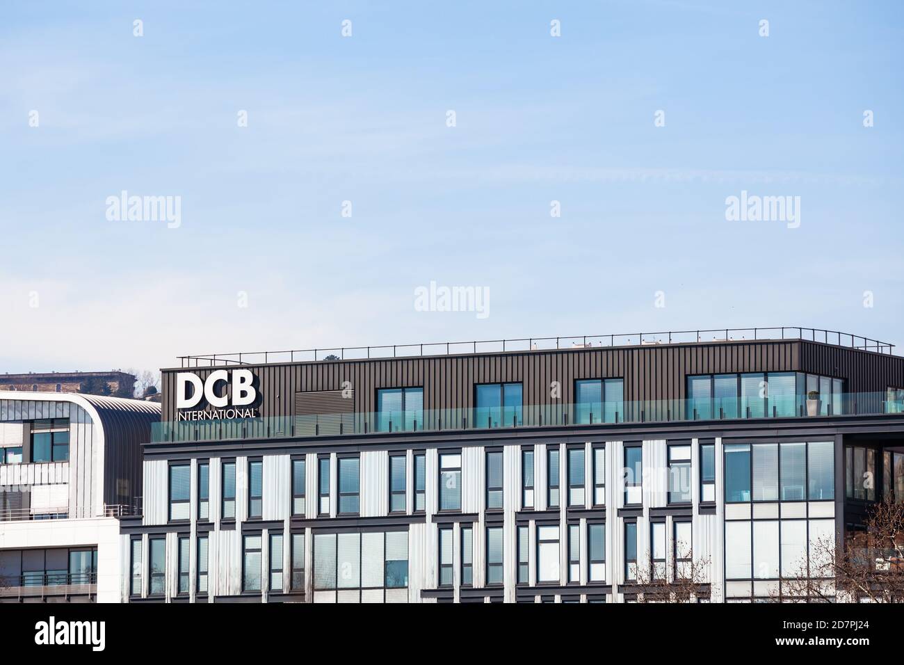 Real estate house logo icon hi-res stock photography and images - Alamy