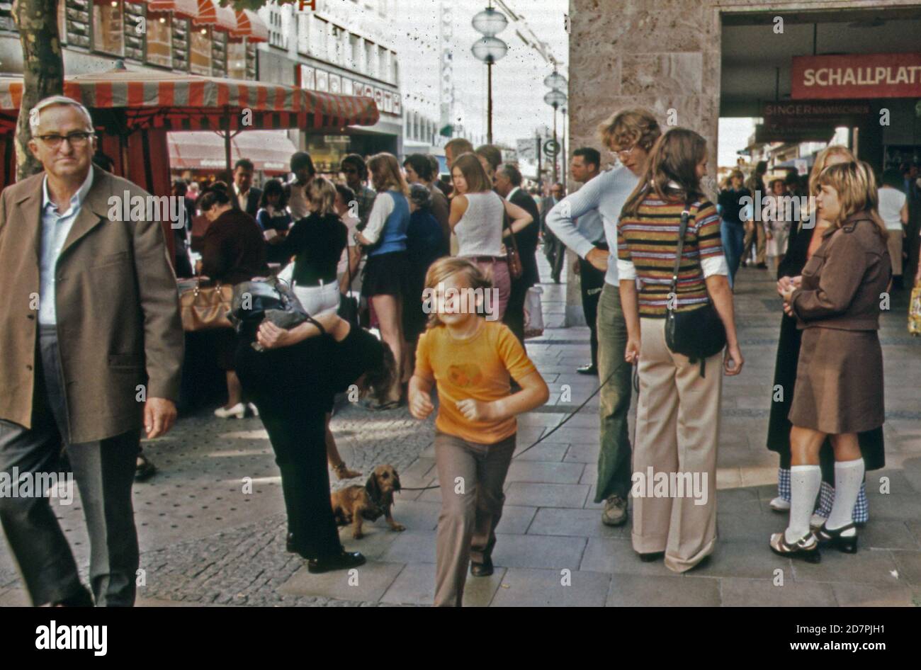 Munich's large and beautiful fussgangerzone (pedestrian zone) has ...