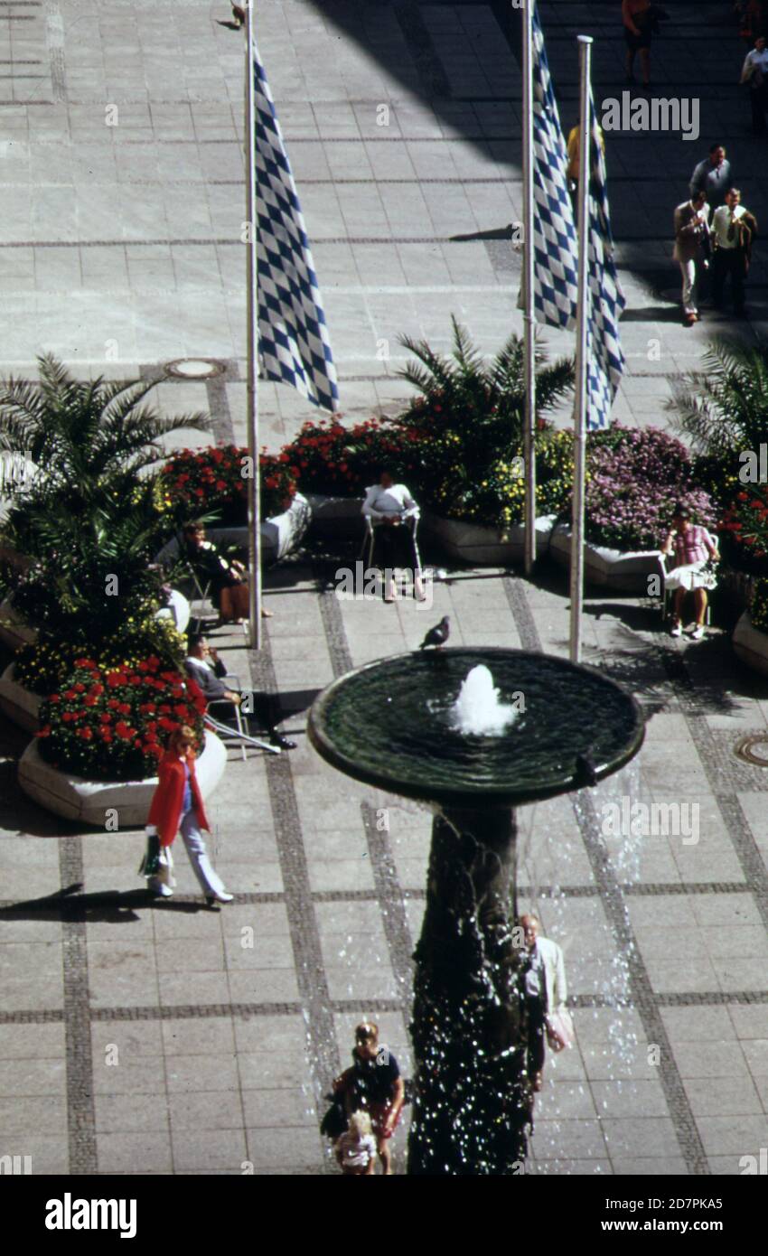 Munich's large and beautiful fussgangerzone (pedestrian zone) has ...