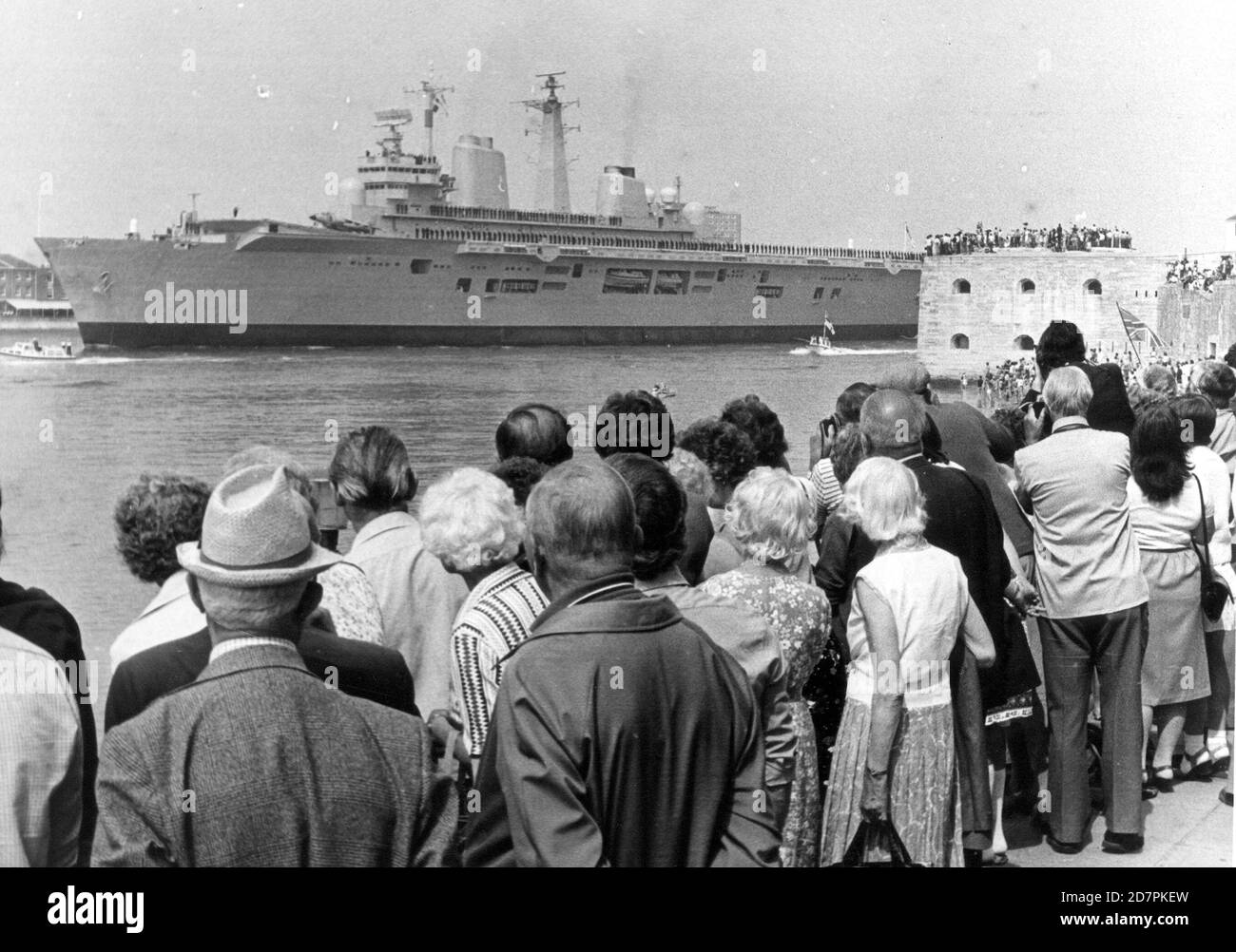 Hms invincible 1982 Black and White Stock Photos & Images - Alamy