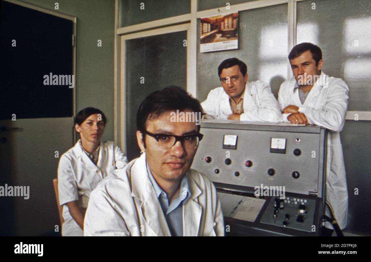 Staff for the laboratory of physical organic chemistry at the Ruder ...