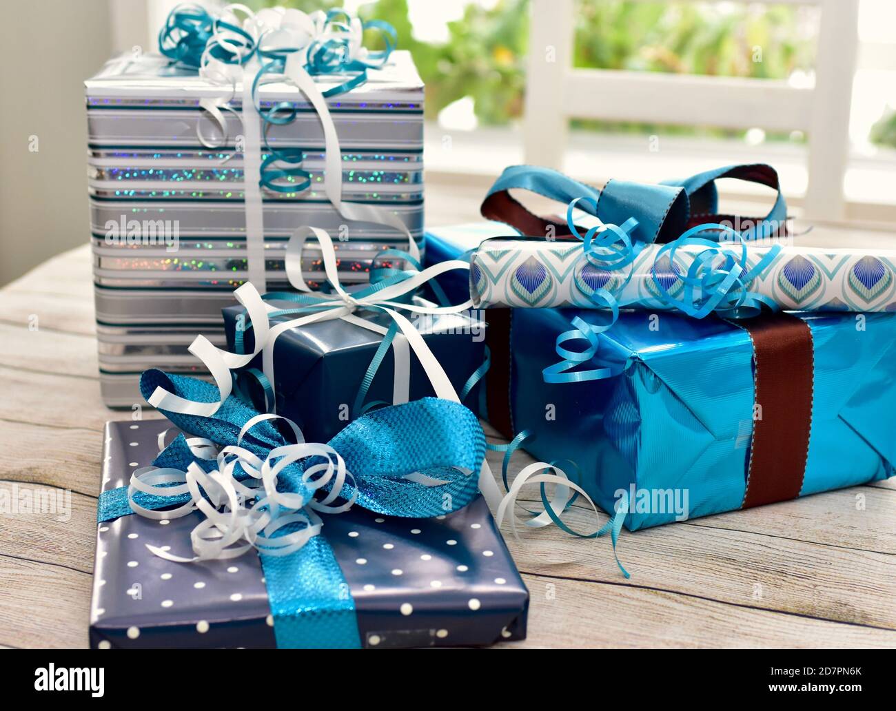 Christmas themed presents hi-res stock photography and images - Alamy