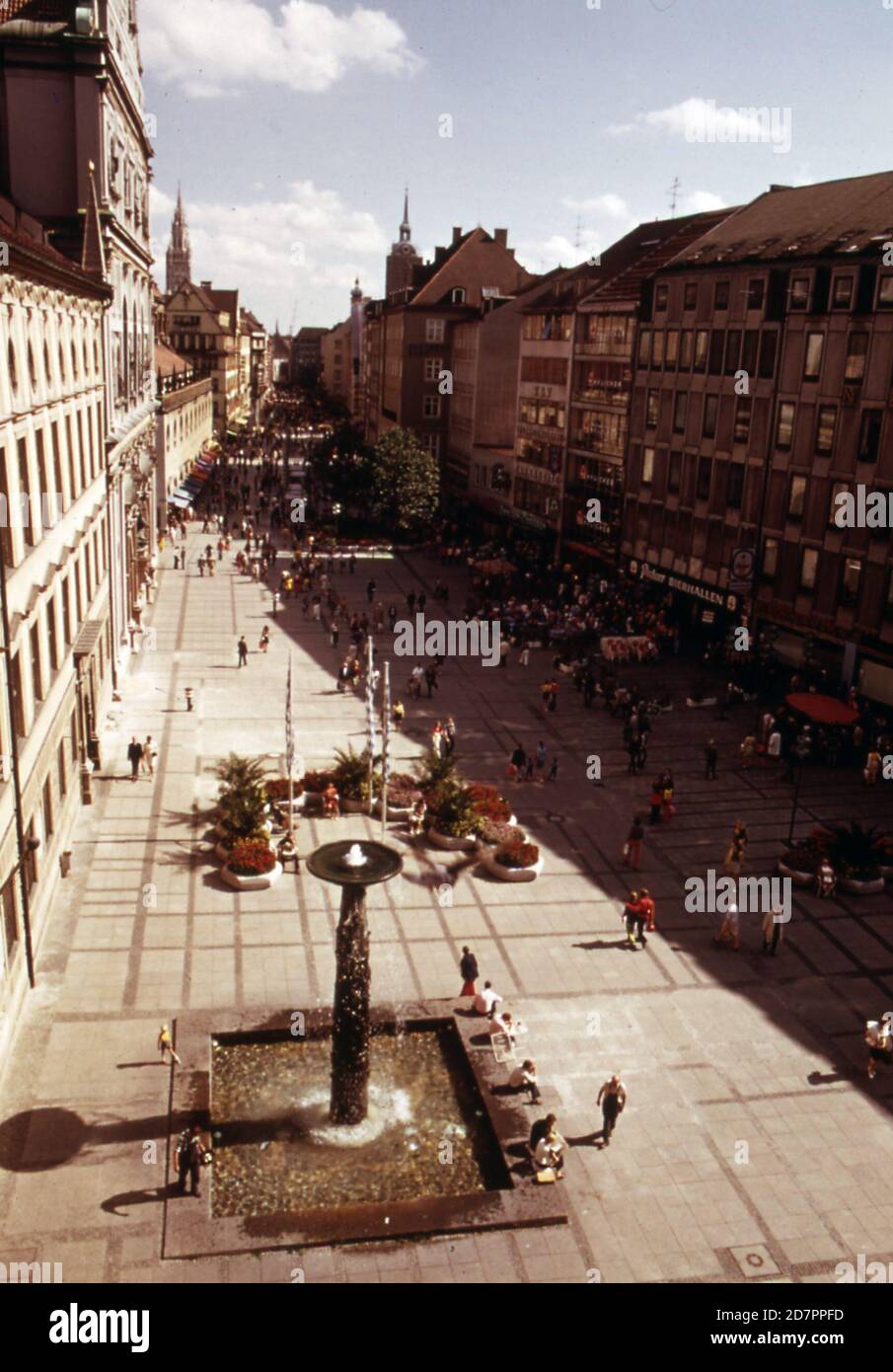 Munich's large and beautiful fussgangerzone (pedestrian zone) has ...