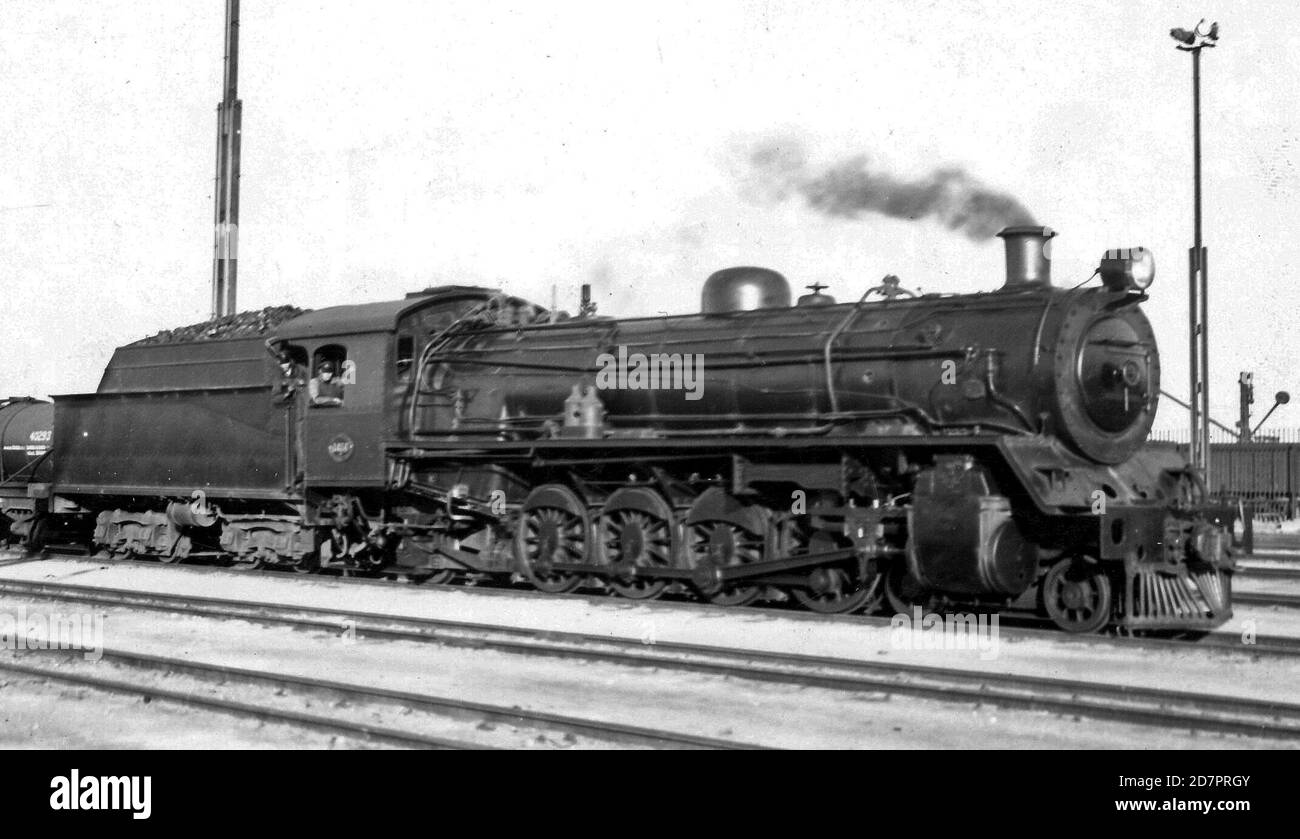 Class 19B no. 1414 as built with Caprotti valve gear; at Port Elizabeth ...