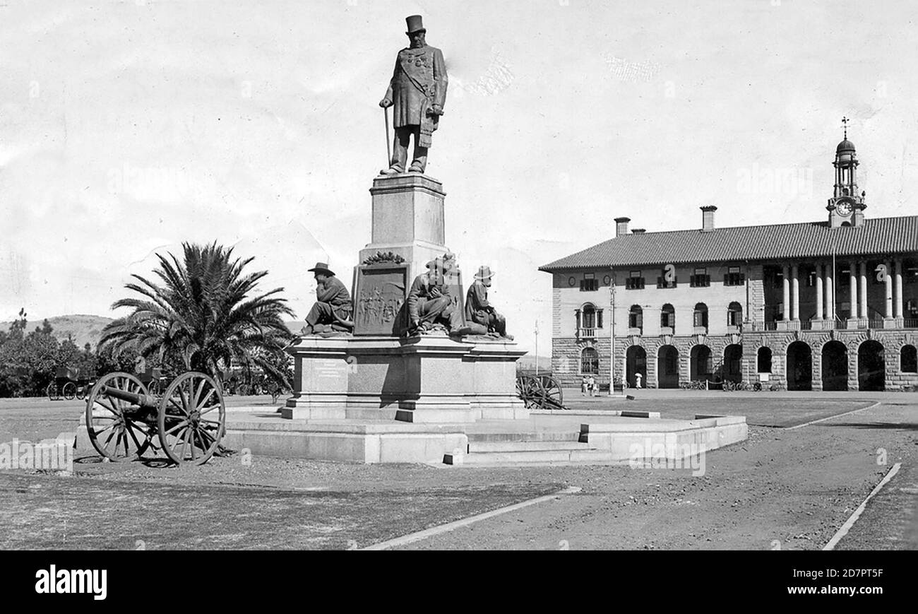 South Africa History: Kruger statue Outside Pretoria Railway Station ca ...