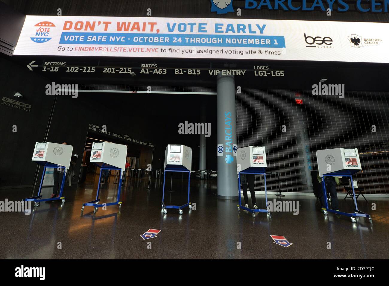 Voting booths brooklyn new york hi-res stock photography and images - Alamy