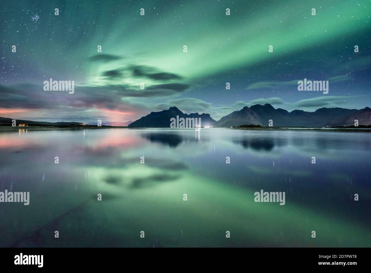 Night sky reflection hi-res stock photography and images - Alamy