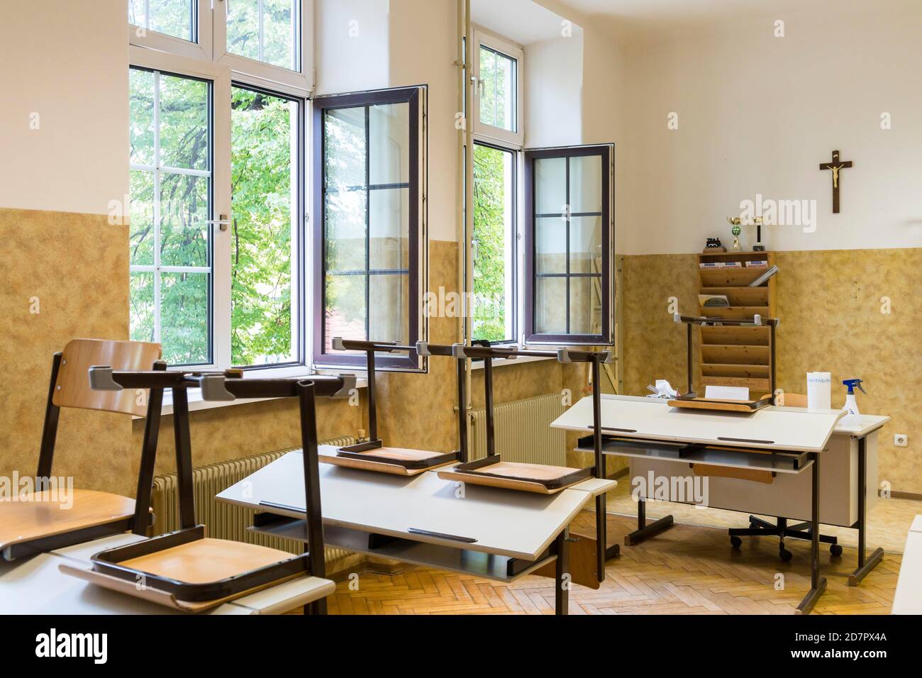 Ventilation in a classroom, open windows, Austria Stock Photo - Alamy