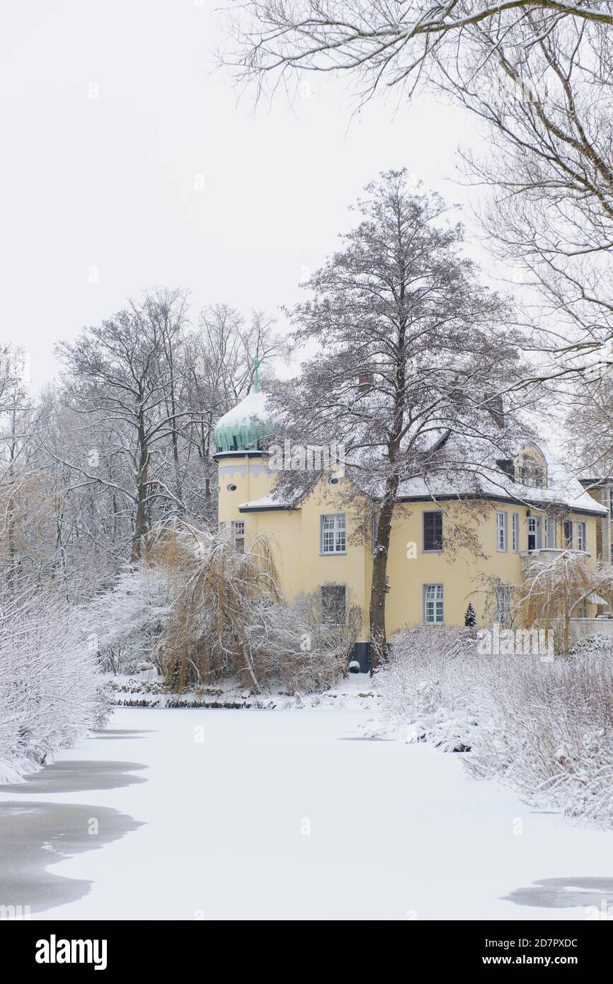 Manorial house in winter landscape, Vechta, Lower Saxony, Germany Stock ...