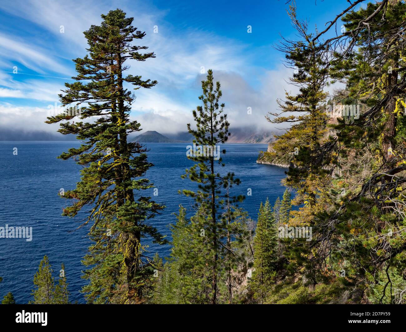 The stunning scenery at Crater Lake National Park, Oregon, USA Stock ...
