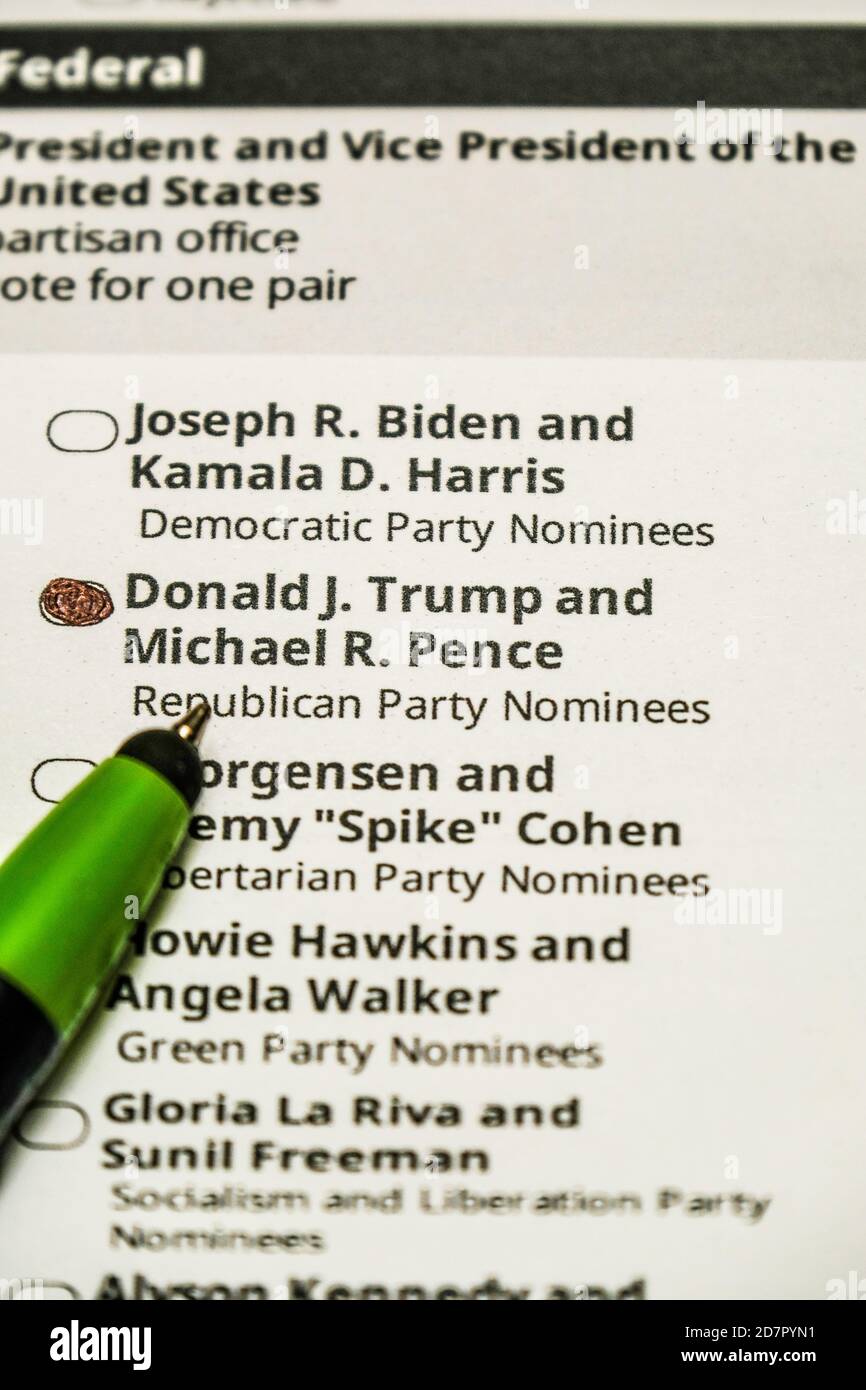 Voter select trump ticket hi-res stock photography and images - Alamy