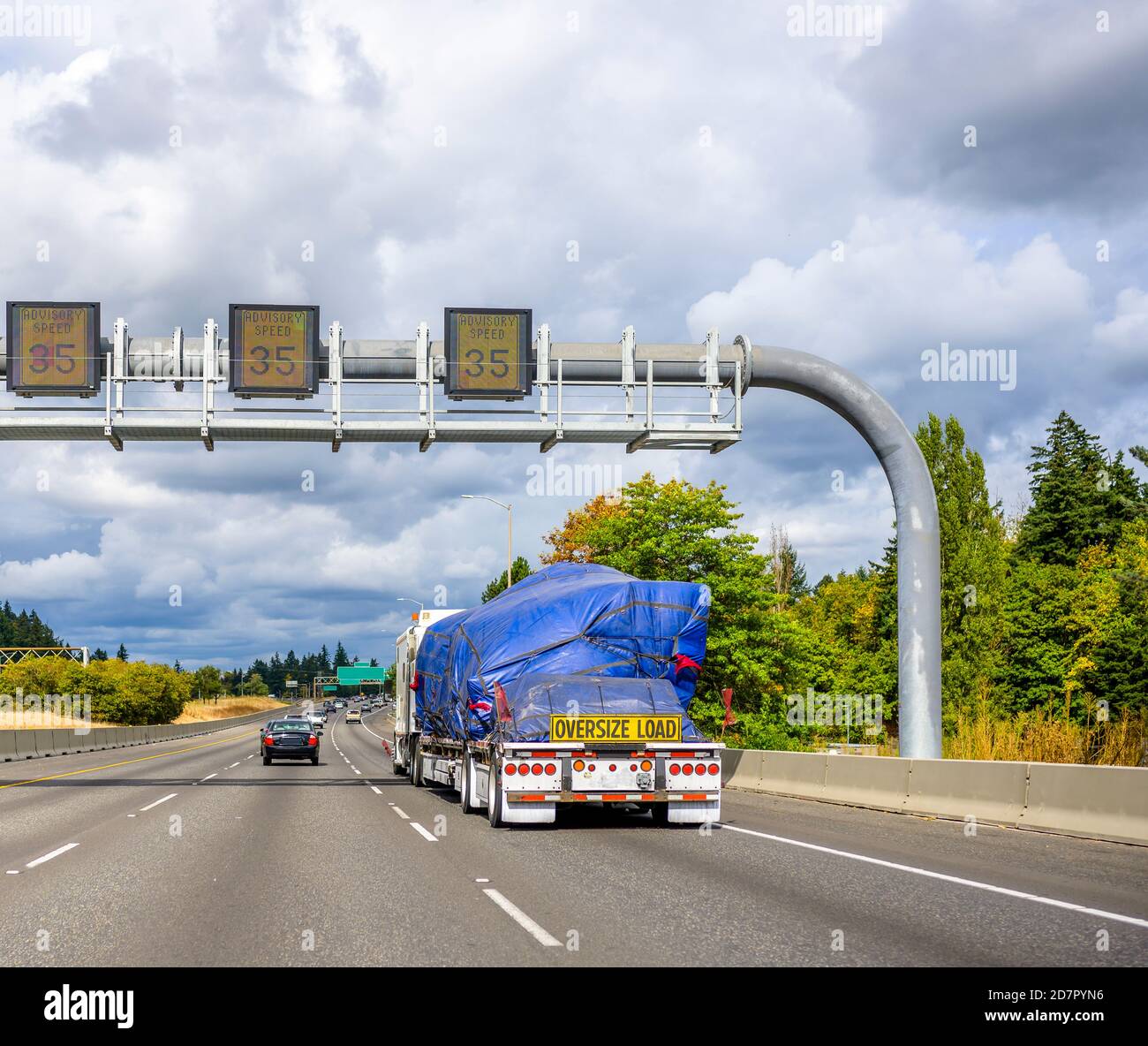 Oversize wide load sign hi-res stock photography and images - Alamy