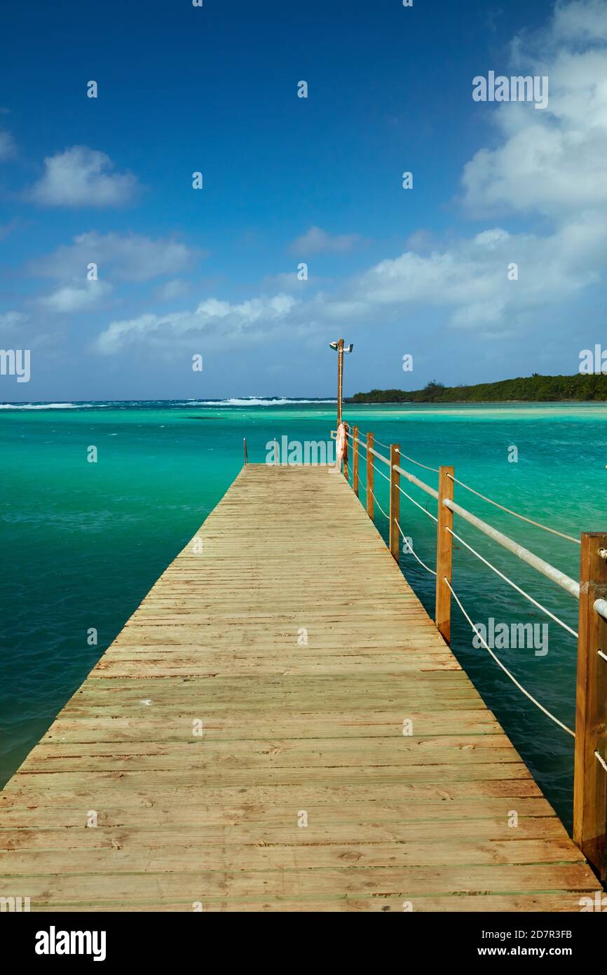 Lagoon tropical hi-res stock photography and images - Alamy